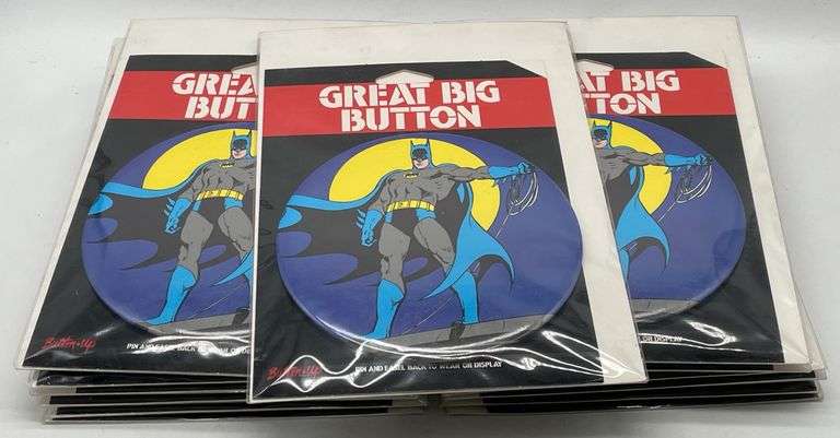 (J) 13 Button Up Batman Great Big Buttons 6” - Kraft Auction Service, LLC