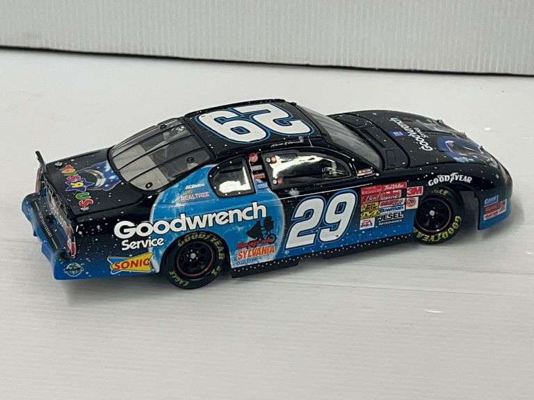 (V) NASCAR1:24 Scale Models, Drivers Included Kevin Harvick, Kasey ...