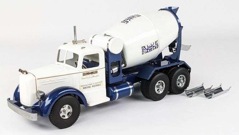 Fred T. Smith Miller Blue Diamond Cement Mixer - Kraft Auction Service, LLC
