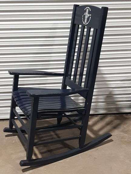 Cracker Barrel Rocking Chair - Kraft Auction Service, LLC