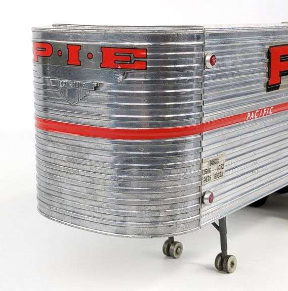 Custom Smith Miller Fruehauf PIE Van Trailer - Kraft Auction Service, LLC