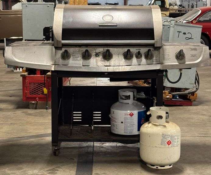 Brinkmann Stainless Outdoor Grill with Propane Tanks - Kraft Auction ...