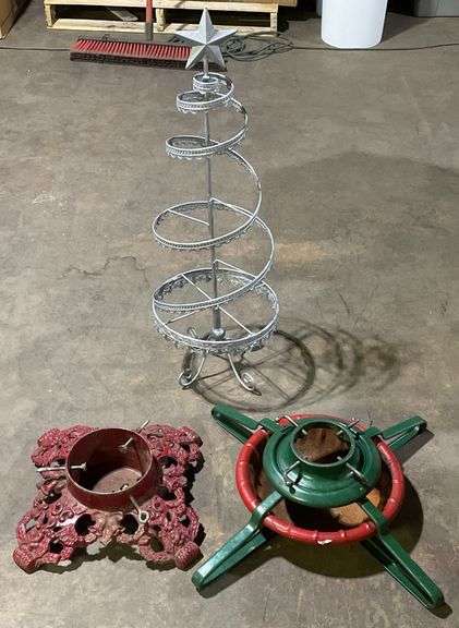 (OP) Vintage Cast Iron Tree Stand and Metal Tree Decoration 36” - Kraft ...