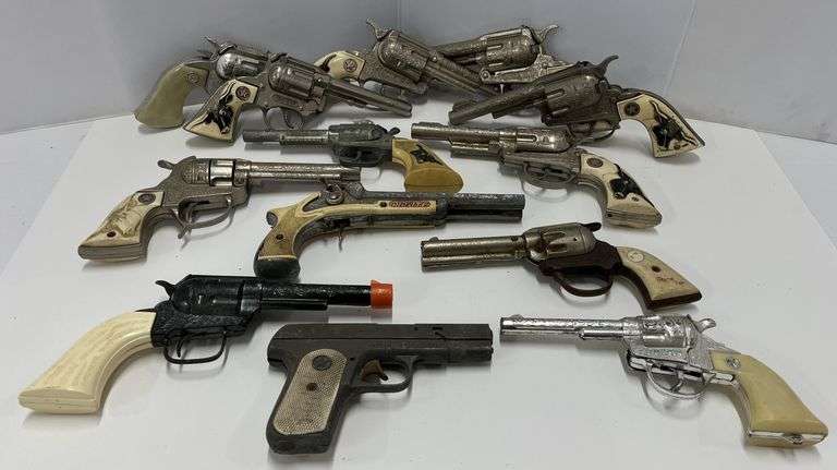(N) Pirate Double Barrel Cap Gun, Gene Autry Cap Gun, Hubley Army 45 ...