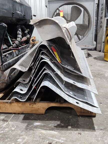 (6)Truck Battery Box Covers - Kraft Auction Service, LLC