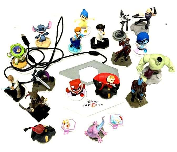 Disney Infinity Portal Base Pad, Figures, & Cards - Kraft Auction ...