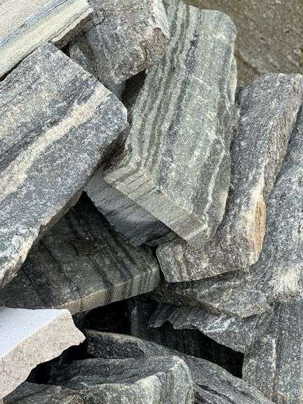 Pallet of Landscape Outcropping & Flagstone - Kraft Auction Service, LLC