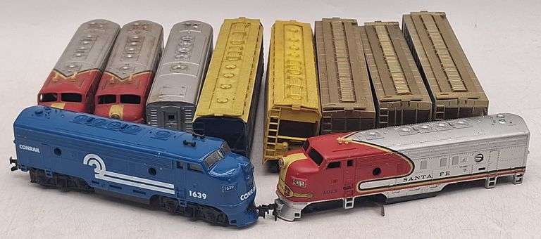 (II) HO Scale Tyco Santa Fe 4015 Diesel Locomotive Powered, Tyco 224-20 ...