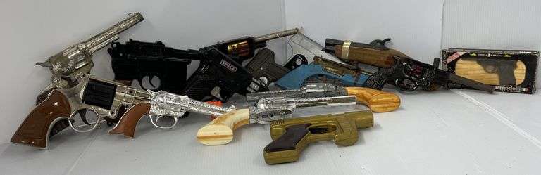 (N) Assorted Children Cap Guns, Disc Gun, Space Gun, & More - Kraft ...