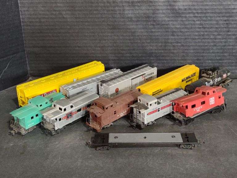 (W) HO Scale Mantua Tyco Burlington #5628 Diesel Locomotive, HO Scale ...