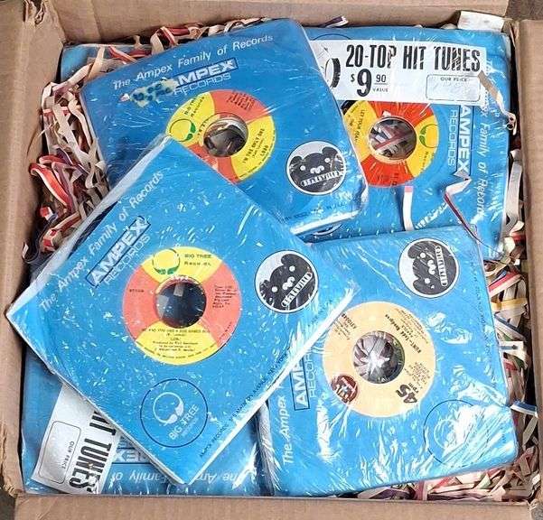 (D) Vintage 45 rpm records- sets of 20 Top hit tunes including "Runt ...