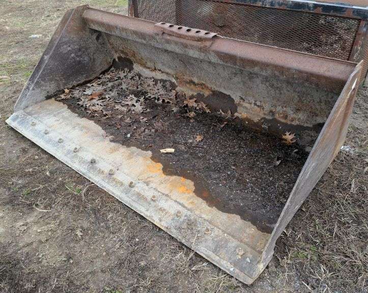 (DF) 72" Quick Attach Skid Steer Bucket - Kraft Auction Service, LLC