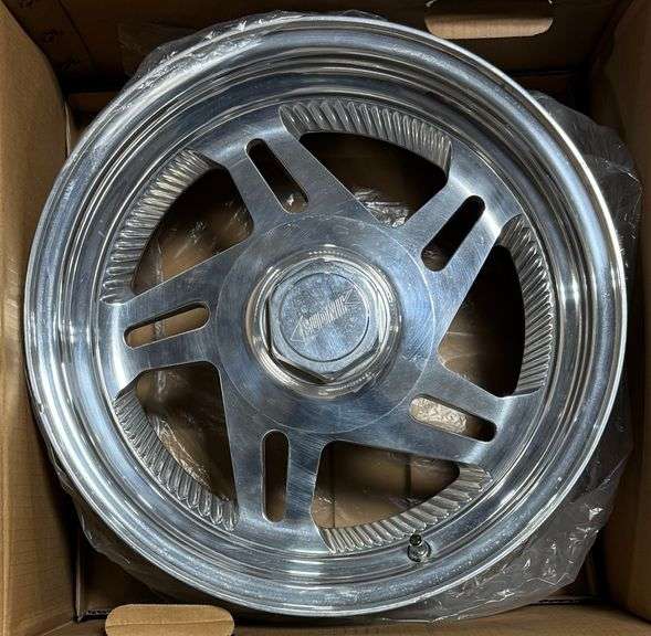 (2) 15in Budnik Wheels in American Racing Custom Wheels Boxes - Kraft ...