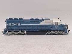 (II) Atlas HO Scale Turntable Assembled, Train Tracks, Demonstrator EMD ...
