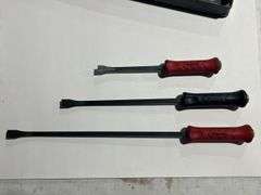 Snap-On Red 4 Piece Hard Grip Pry Bar Set - Kraft Auction Service, LLC
