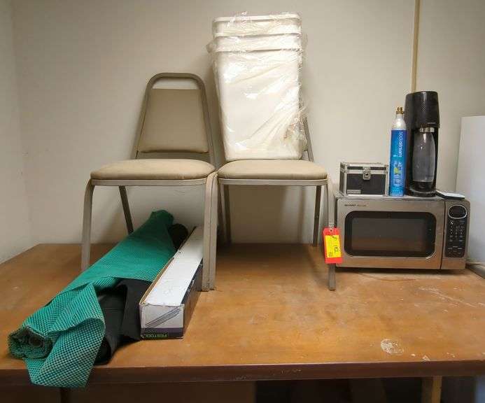 Sharp Carousel Microwave 2.2 Cu Ft (Model HVDR1040W) & Soda Stream & 2 ...