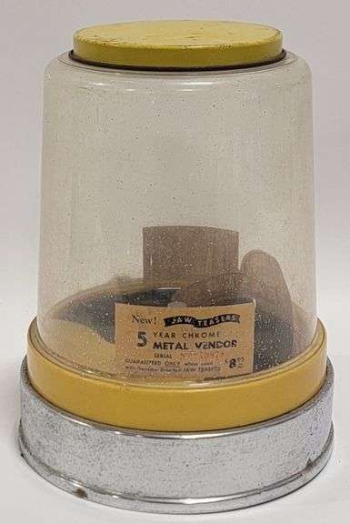 Vintage Jaw Teasers Metal 1 Cent Vending Machine - Kraft Auction ...