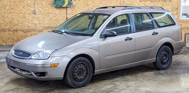 2005 Ford Focus ZXW SE Wagon - Kraft Auction Service, LLC