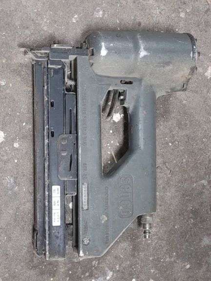 Senco 25-Gauge 1" Crown 1/4"-1/2" Range Pneumatic Corrugated Joint ...