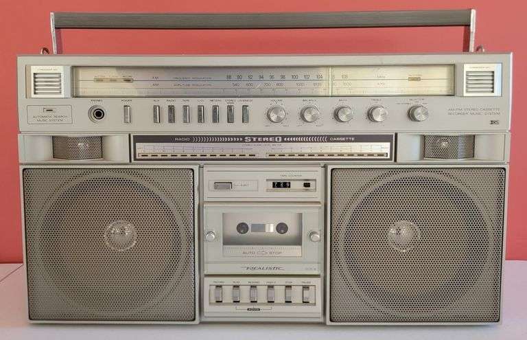 Realistic SCR-8 Boombox - Kraft Auction Service, LLC