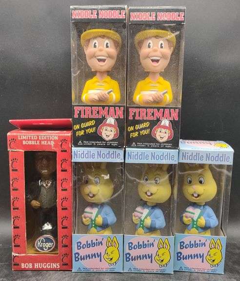 (H) Assorted Bobblehead Collectibles - Kraft Auction Service, LLC