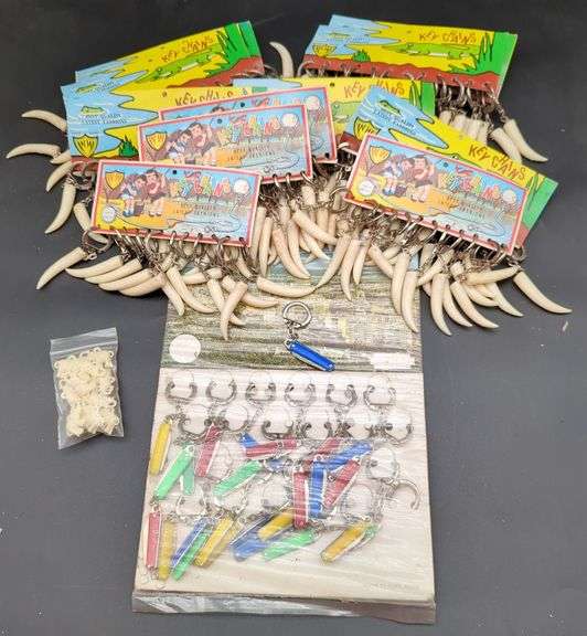 (D) Vtg Keychains. Alligator Teeth, Knives, Bag of Elephants. 3 inch ...