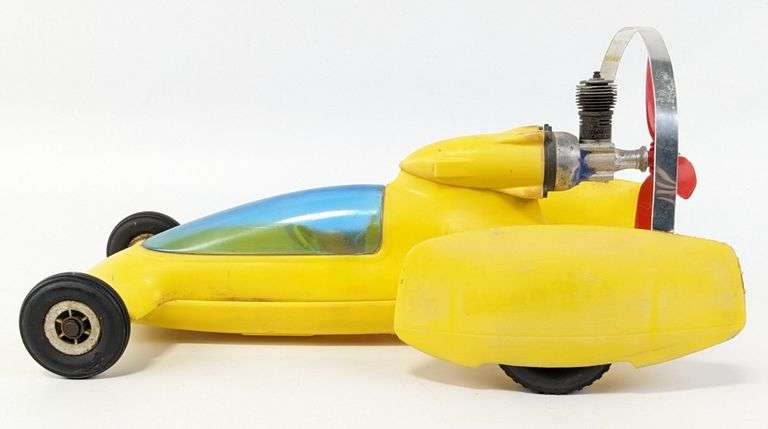 Cox Shrike Engine Powered Tether Car - Kraft Auction Service, LLC