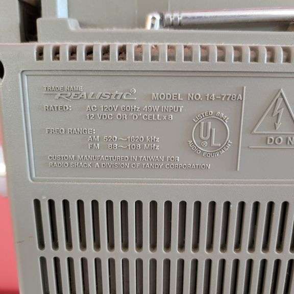 Realistic SCR-8 Boombox - Kraft Auction Service, LLC