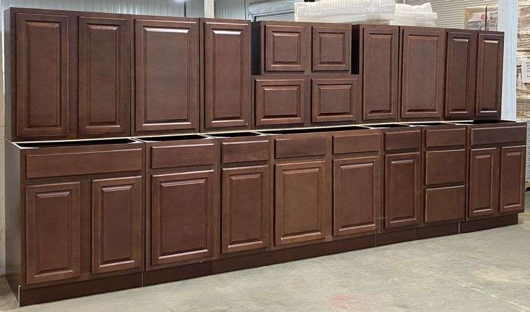 CHARLESTON TRADITIONAL COGNAC Premium Kitchen Cabinets - Kraft Auction ...