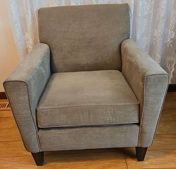 (H2) Flexsteel Sage Green Arm Chair With Wood Legs - Kraft Auction ...