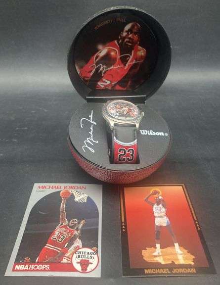 (DD) Michael Jordan Wilson watch plus 2 basketball collector cards ...
