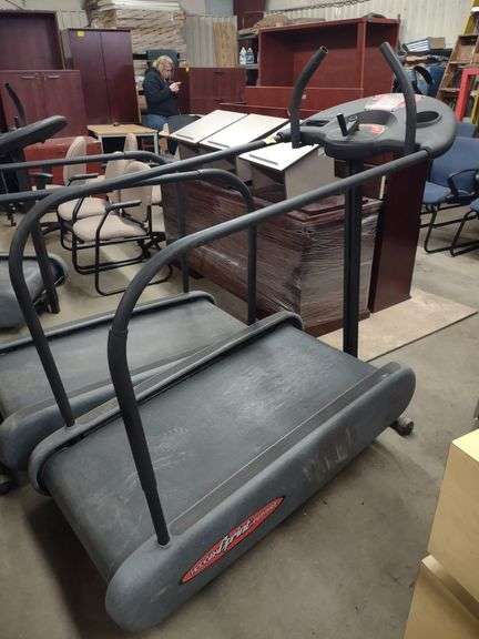 Hoggan Sprint Cardio Commerical Adjustable Tread Mill - Kraft Auction ...