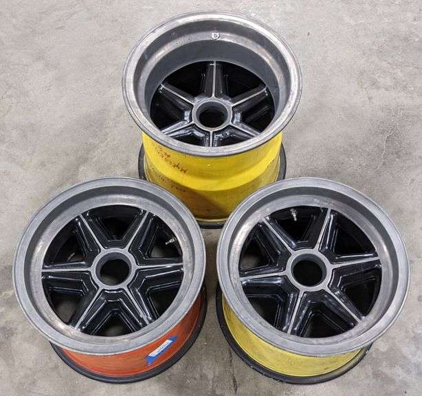 (3) 1971 AJ Foyt Coyote 16" & 14" Magnesium Wheels - Kraft Auction ...
