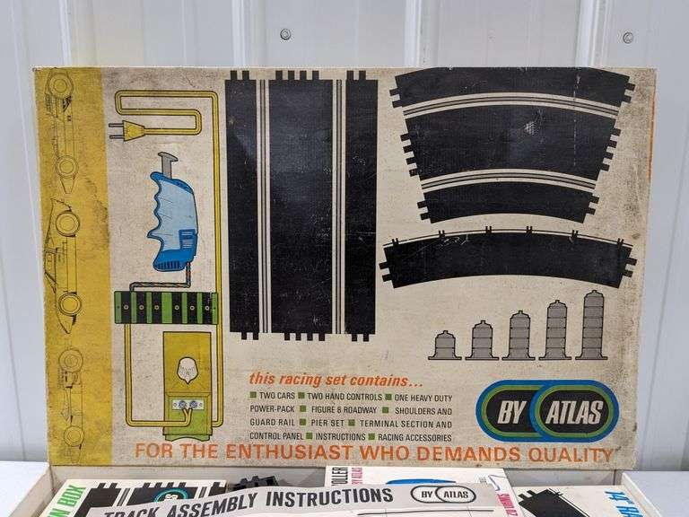 Atlas 1/32 Scale Slot Car Set - Kraft Auction Service, LLC