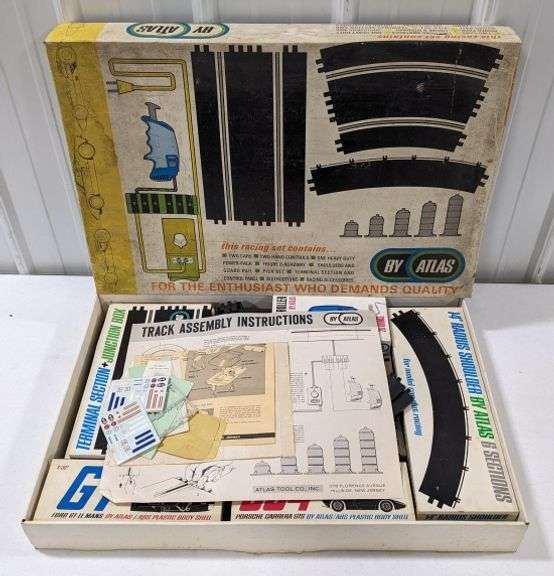 Atlas 1/32 Scale Slot Car Set - Kraft Auction Service, LLC