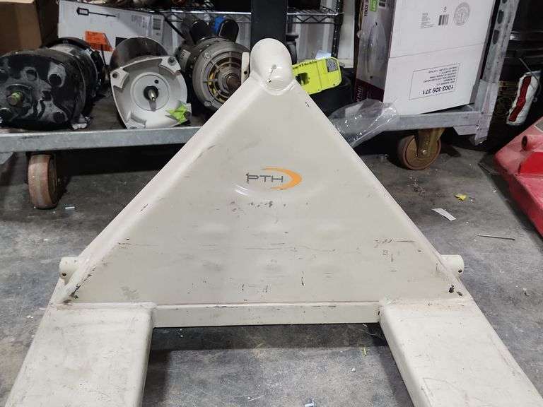 Crown PTH 50 Hydraulic Hand Pallet Jack, 5000 LBS Capacity, 60" x 27" x ...