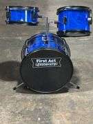 (T) First Act Discovery Children’s Drum Set. Lot Includes Bass Drum ...