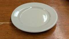 Stack of 20 Dinner Roll Plates 6-1/4" Around - Kraft Auction Service, LLC