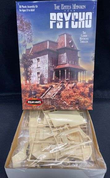 (AN) Polar Lights The Bates Mansion From Psycho Model Kit - Kraft ...