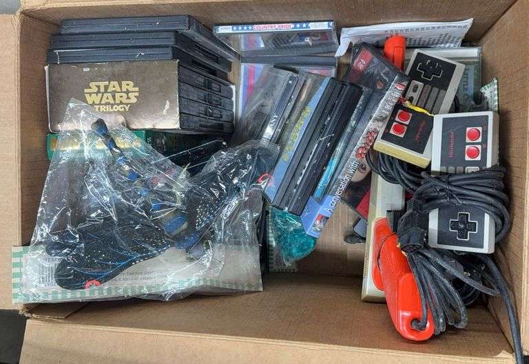 (Z) Box Lot Includes Nintendo Zapper & NES Controllers & Star Wars ...