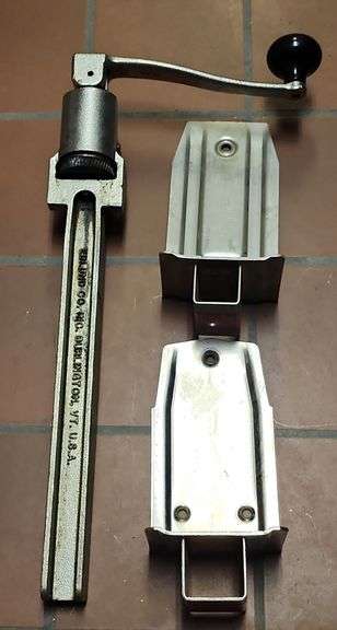 Edlund Table Mounted Manual Can Opener - Kraft Auction Service, LLC