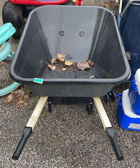 (KL) Wheelbarrow (Broken Bottom) - Kraft Auction Service, LLC