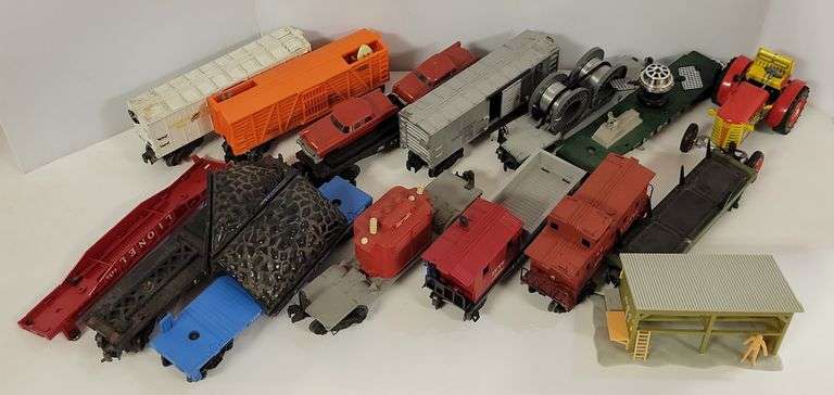 Lionel O Gauge Model Train Cars Includes Looney Tunes Stock Car 16690 ...