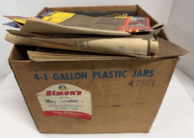 (Z) Box Of Assorted Sand Paper - Kraft Auction Service, LLC
