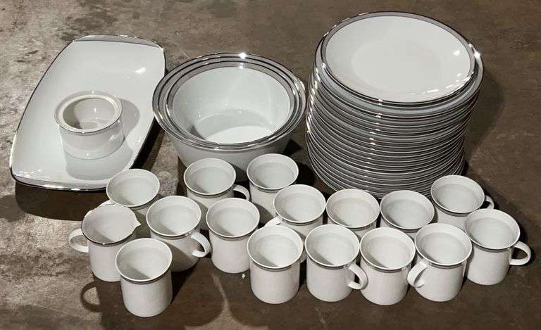 (Y) Royal Thal Studio Linie Germany Dishes - Kraft Auction Service, LLC