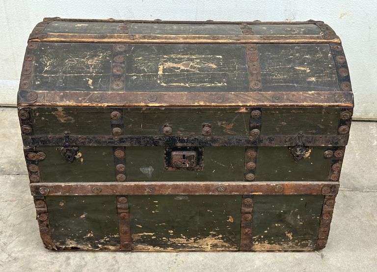 (AP) James Bogert’s Sons Victorian Hump Back Punched Metal Steam Trunk ...