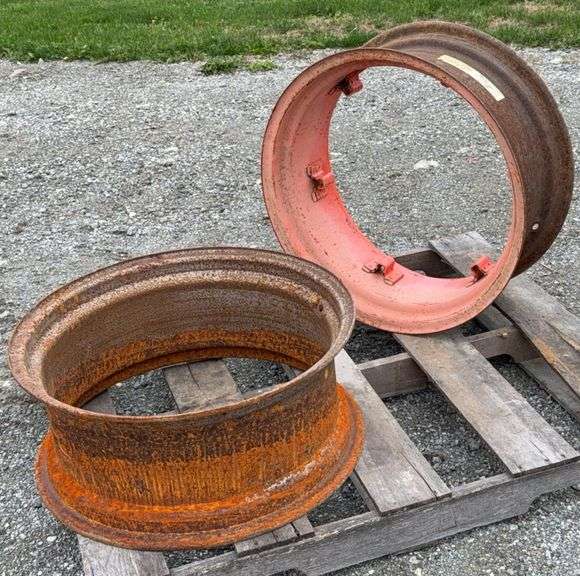 Pair of Tractor Rims - Kraft Auction Service, LLC