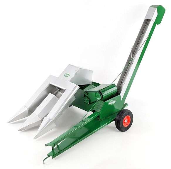 Custom 1/8 New Idea 2-Row Pull Type Corn Picker - Kraft Auction Service ...