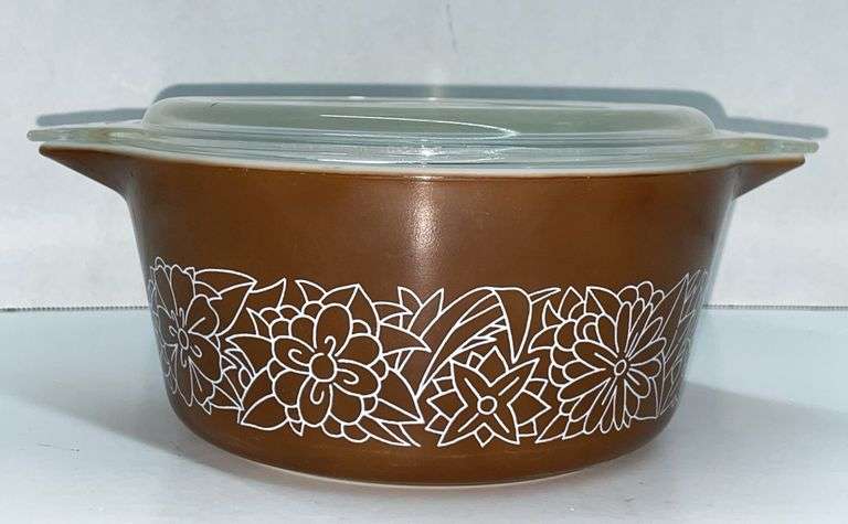 (AP) Pyrex Brown Woodland Floral Casserole Dish - Kraft Auction Service ...