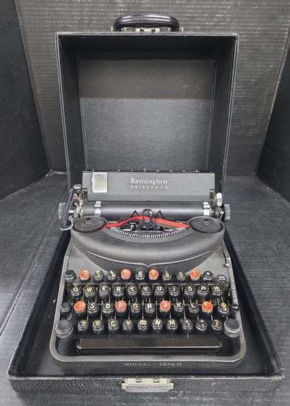 (F) Remington Noiseless Model Seven Typewriter - Kraft Auction Service, LLC